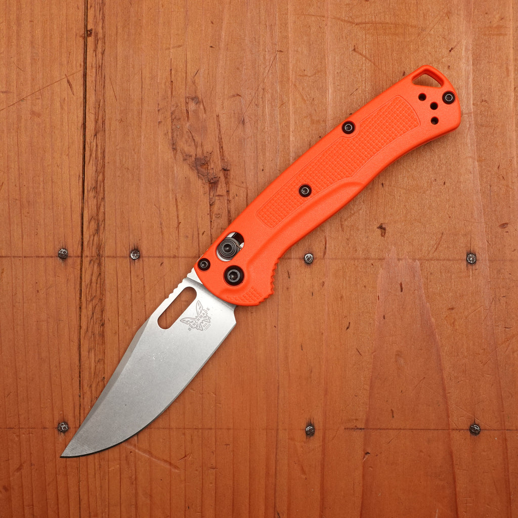 Benchmade 15533 Mini Taggedout Clip Point CPM154 AXIS Lock Orange Griv ...